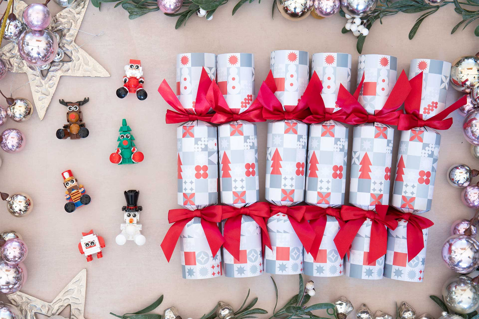 Build and Play Christmas Building Block Christmas Crackers (6 x 13-inc ...